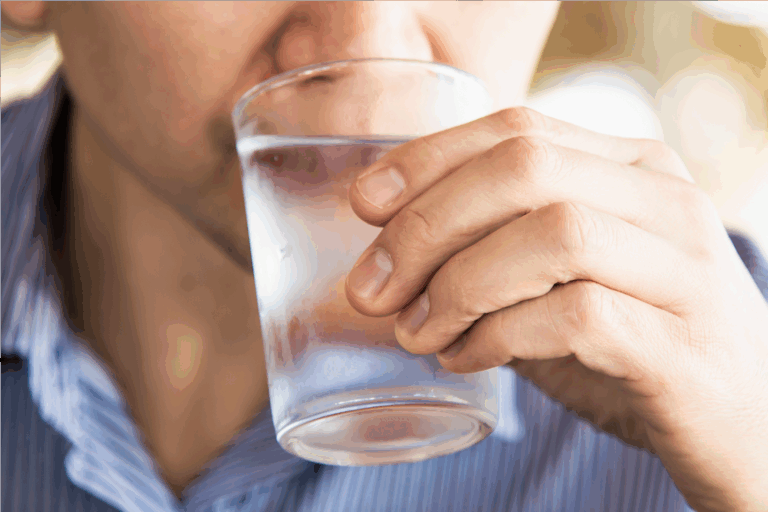 Benarkah Minum Air Dingin Membuat Perut Buncit? Tips Sehat